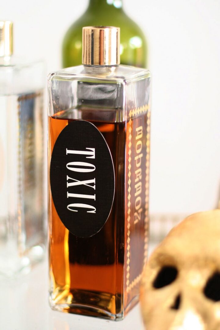 DIY Halloween Potion Bottles diy-halloween-potion-bottles
