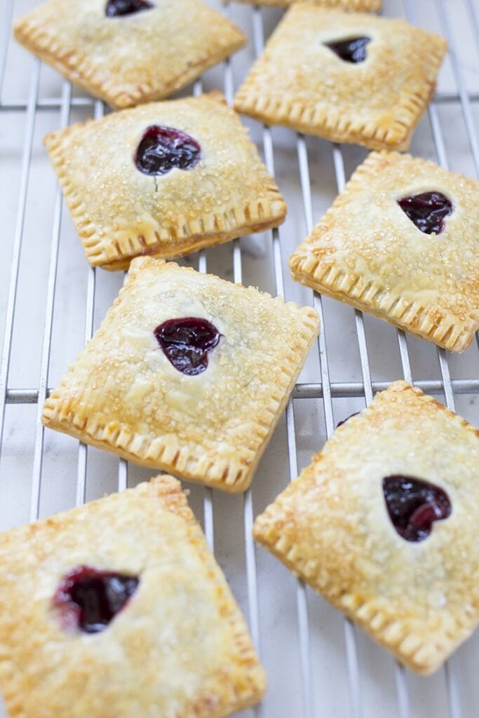 Cherry Hand Pies • Freutcake