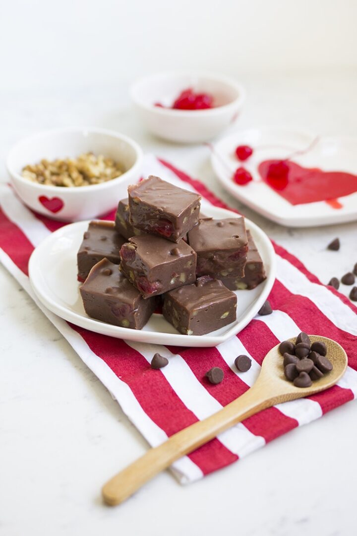 Whiskey Cherry Nut Fudge • Freutcake