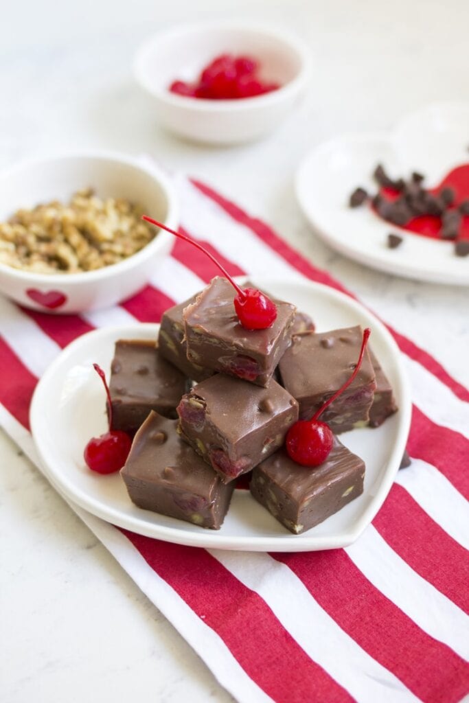 Whiskey Cherry Nut Fudge • Freutcake