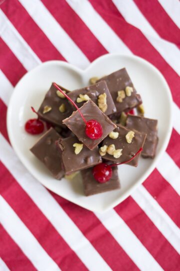 Whiskey Cherry Nut Fudge • Freutcake