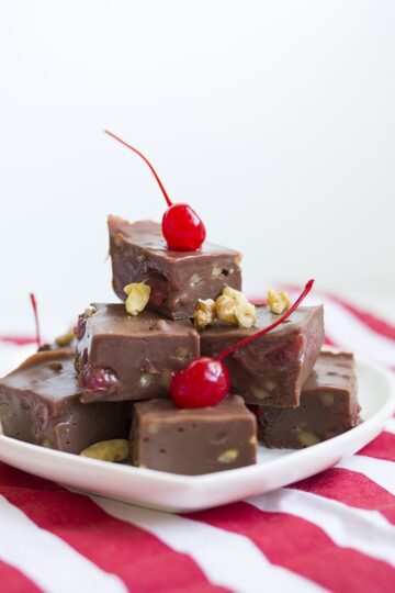 Whiskey Cherry Nut Fudge • Freutcake