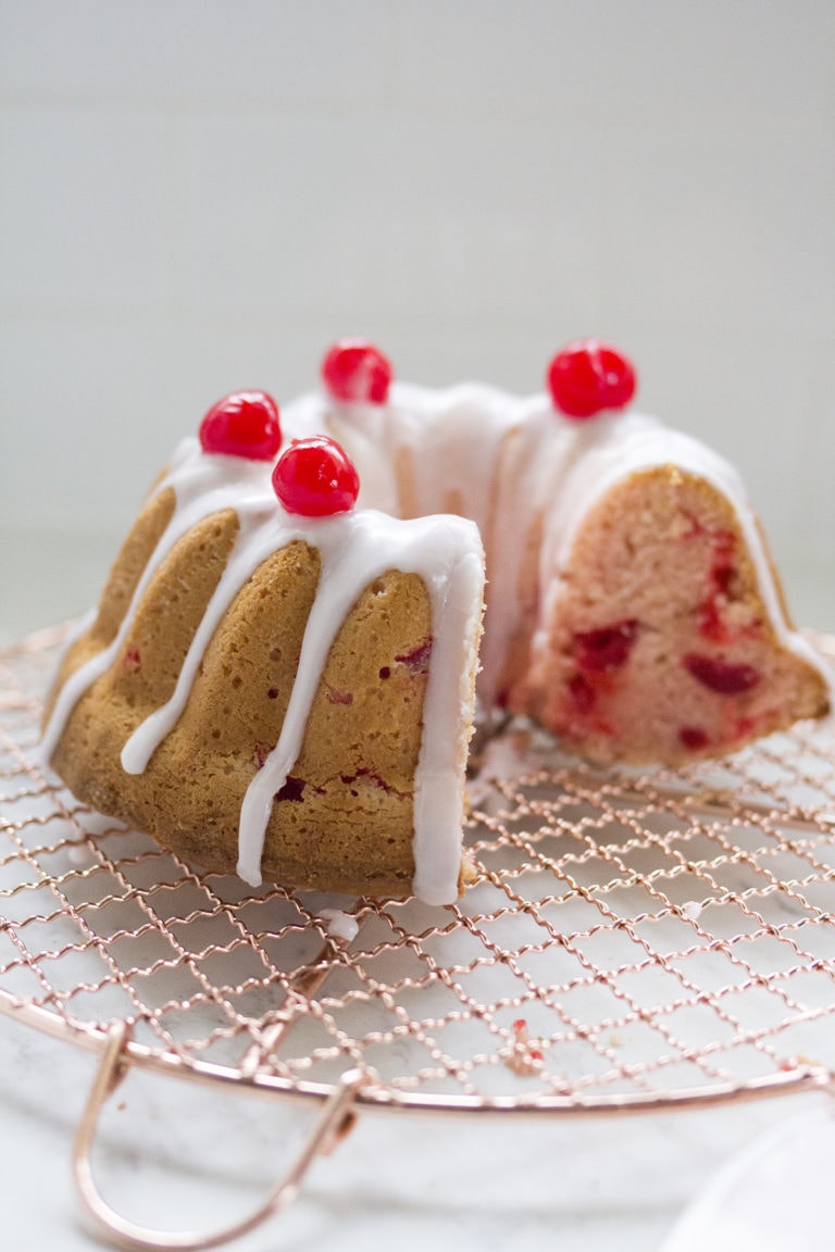 Old Fashioned Cherry Cake • Freutcake