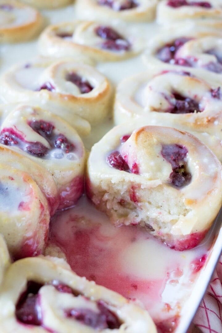 Raspberry Lemon Sweet Rolls • Freutcake