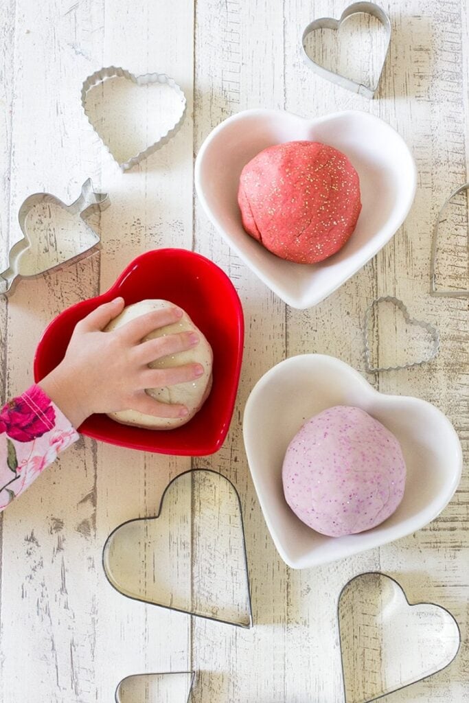 Glittery Scented Playdough Recipe • Freutcake
