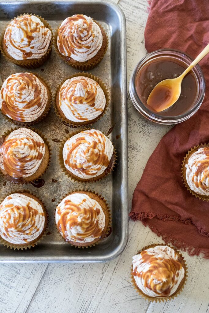 Apple Cider Cupcakes with Cider Buttercream Frosting • Freutcake