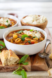Spinach and Ricotta Stuffed Shells Soup • Freutcake