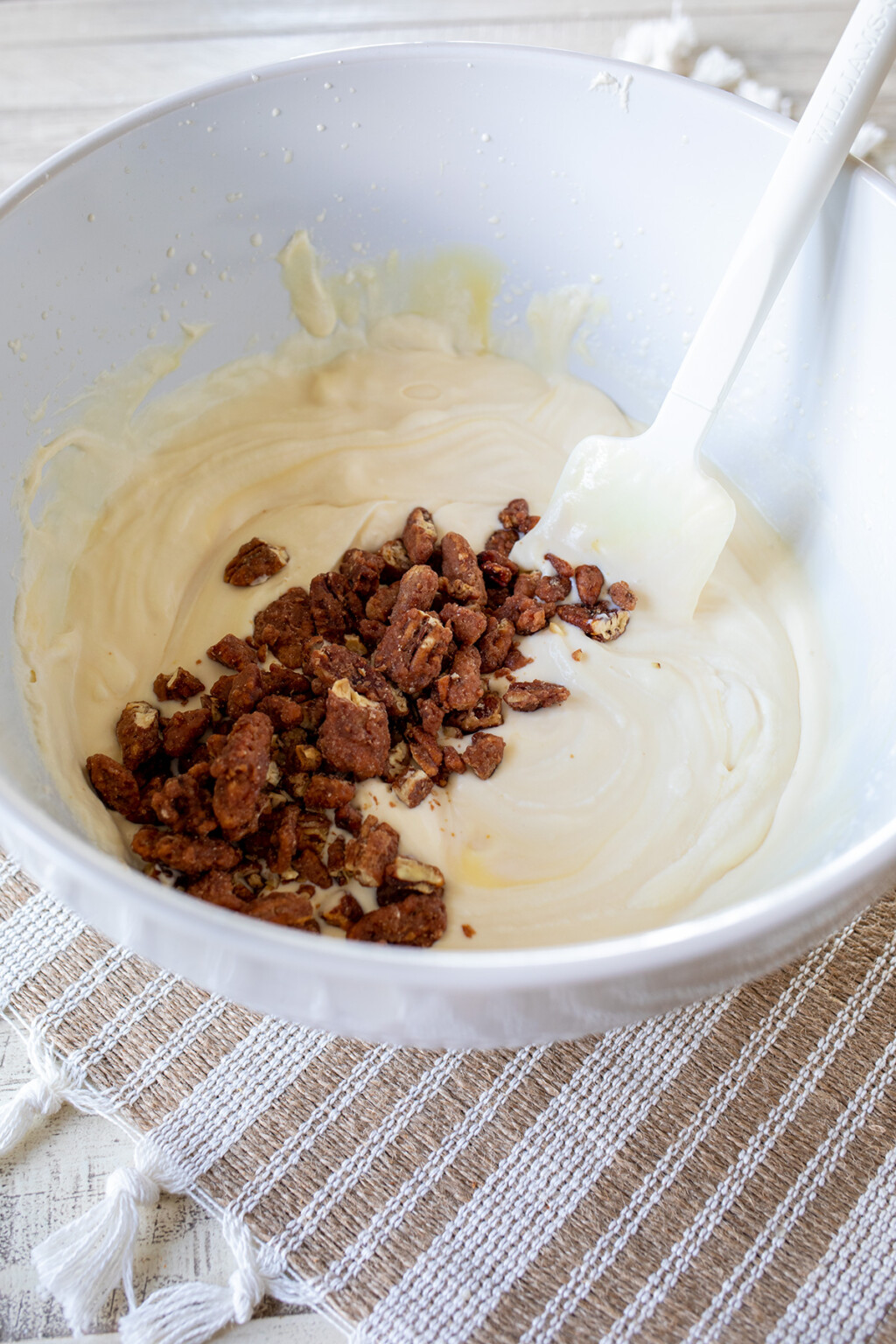 No Churn Maple Pecan Praline Ice Cream • Freutcake