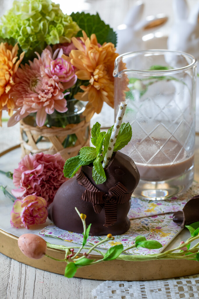 Chocolate Bunny Martini Easter Cocktail • Freutcake